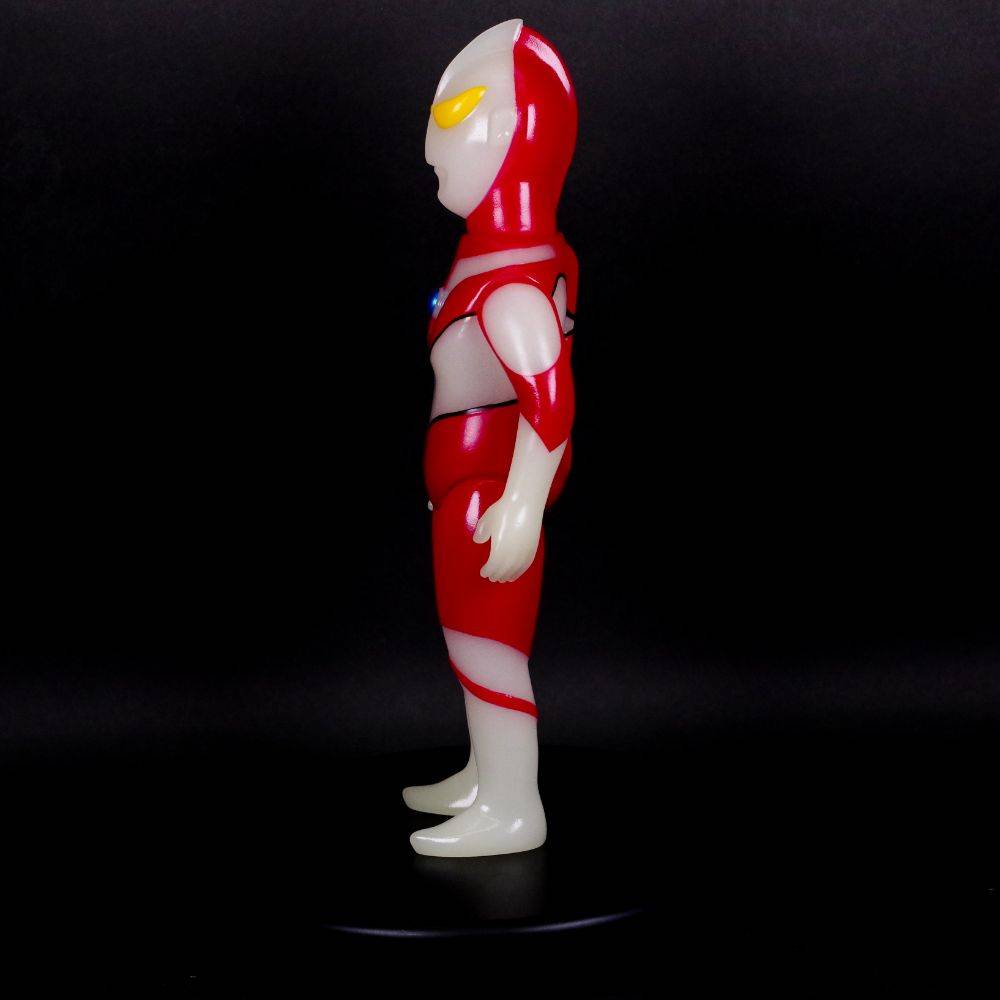 Ultra Kaiju Re-Edit Series: Ultraman - Fake Ultraman (Glow in the Dark ...