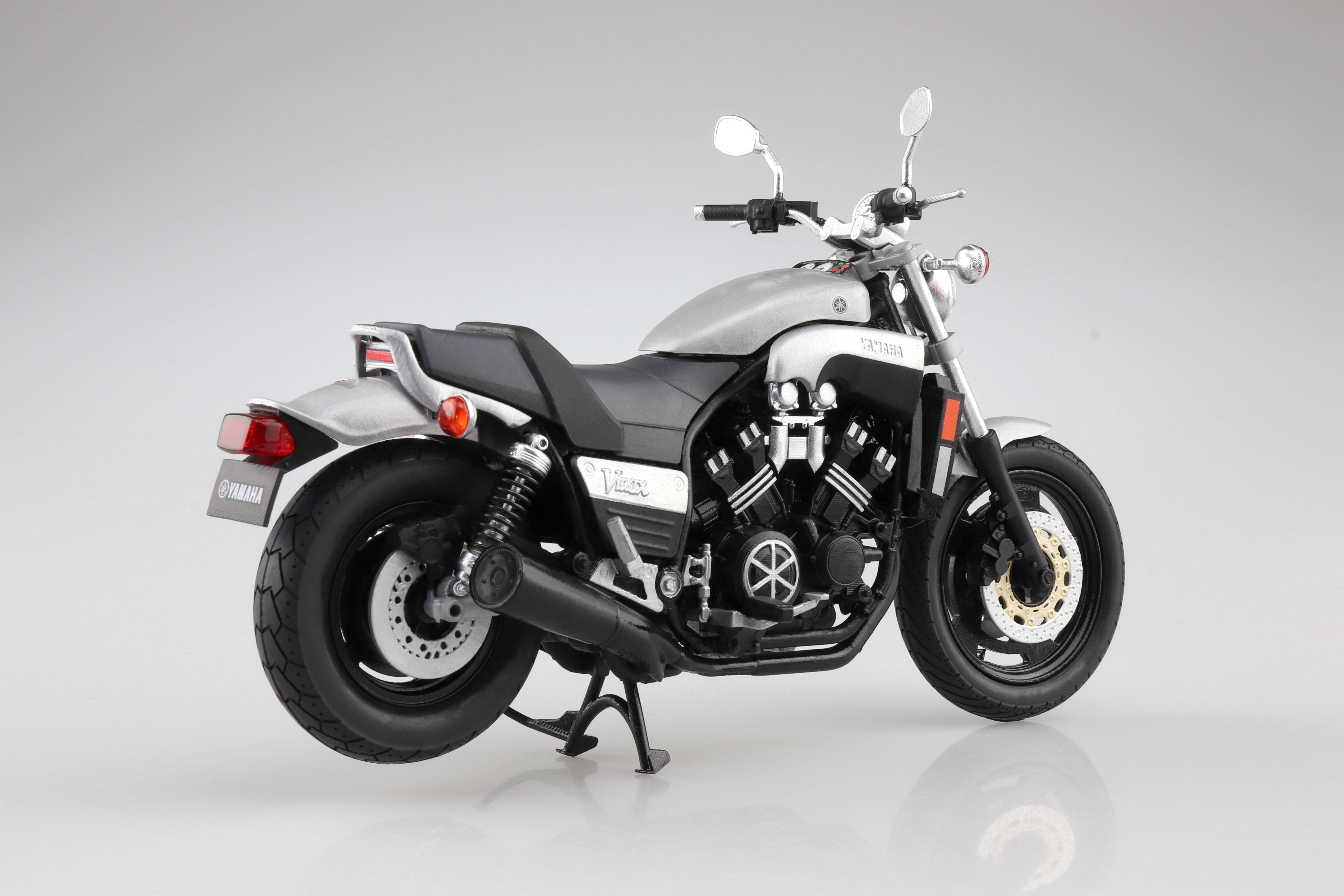 Model Bike: 1/12 Yamaha Vmax (New Silver Dust) (Plastic Model) [Aoshima ...