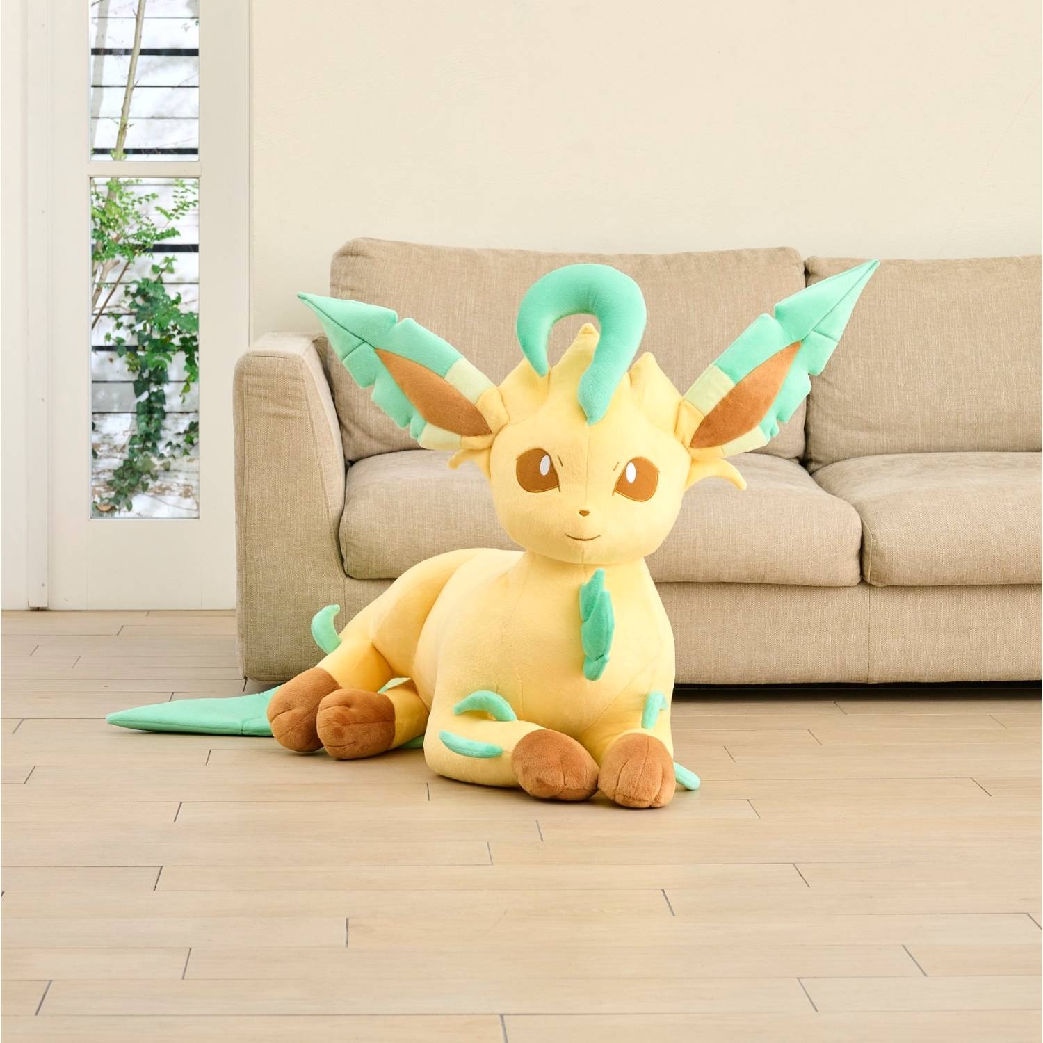 Pokémon: Life-Size Plush - Leafeon (Lying Down Ver.) (Limited Edition) [The Pokémon Company ...