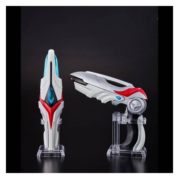Ultraman Nexus Ultra Replica Evolt Raster & Blast Shot Limited Edition ...